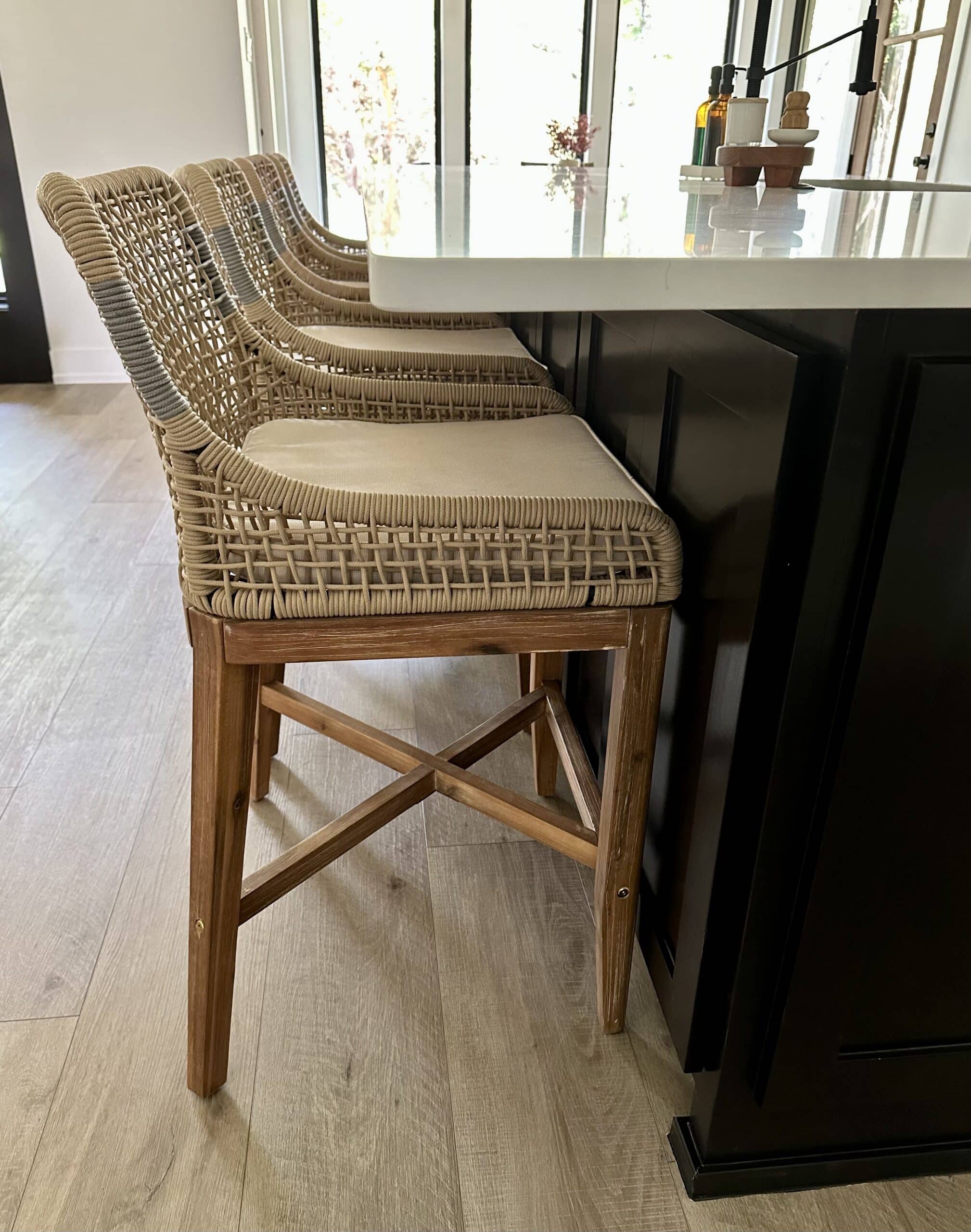 All About Bar Stools for the Kitchen Island: A Size Guide