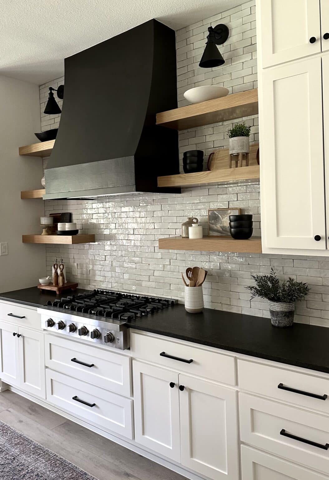 Kitchen Cabinet Hardware: Where to Put Knobs and Handles